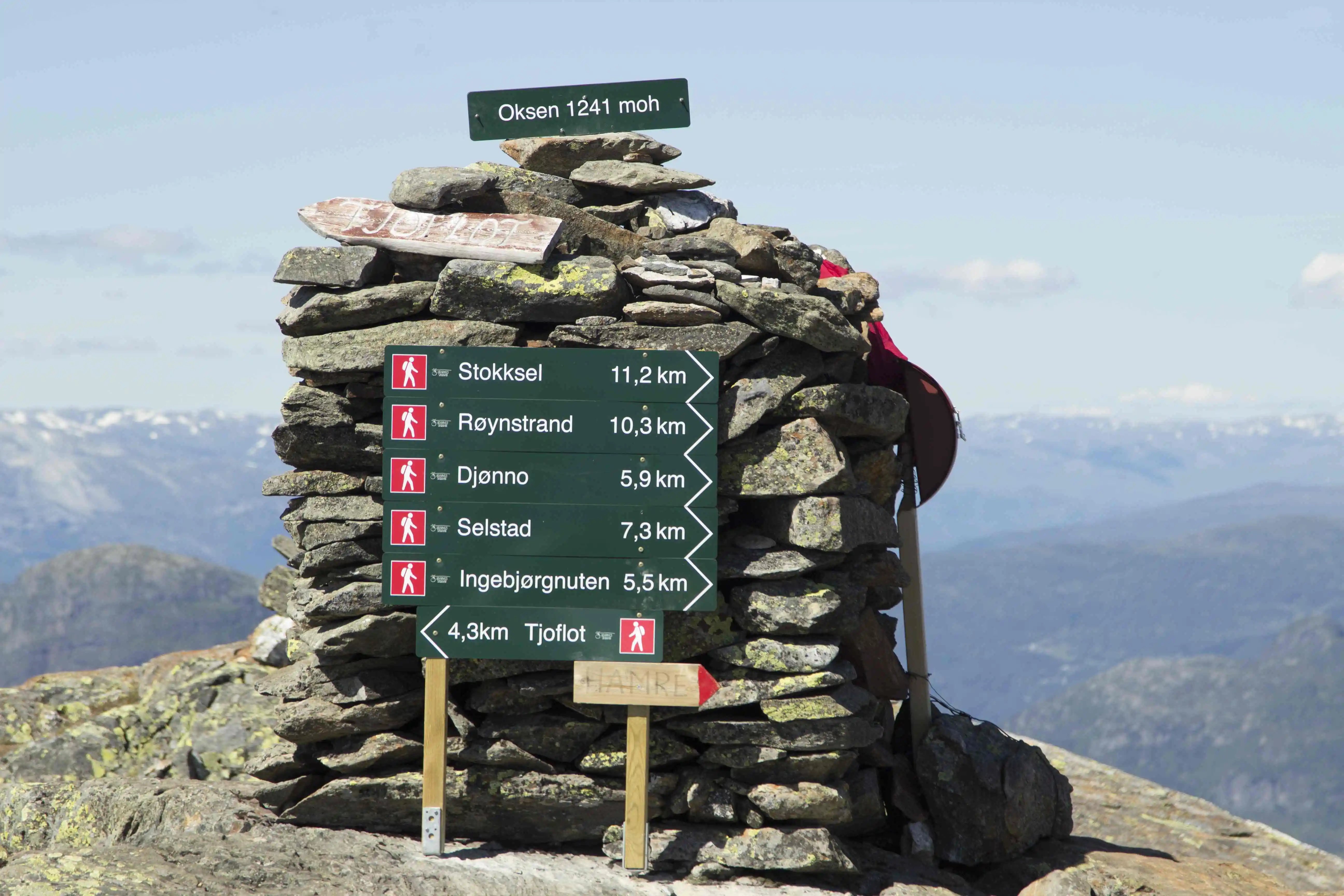 FJORD HIKING TRIP – Mount Oksen