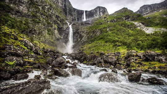 Best Waterfalls in Norway: Scenic Routes, Norway Falls & Travel Tips