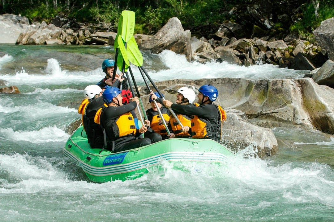White Water Rafting in Norway: Class 3 and class 4 Adventures in Voss